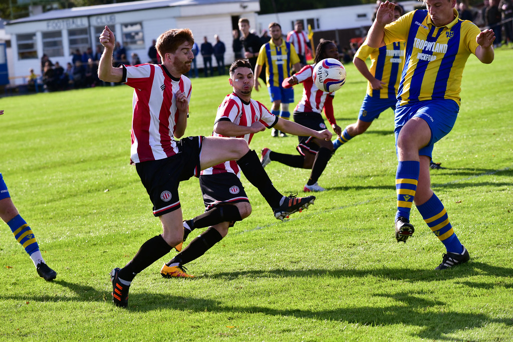 Runwell Sports 1 Clapton CFC 2: Tons do the business in BBC Essex Cup ...